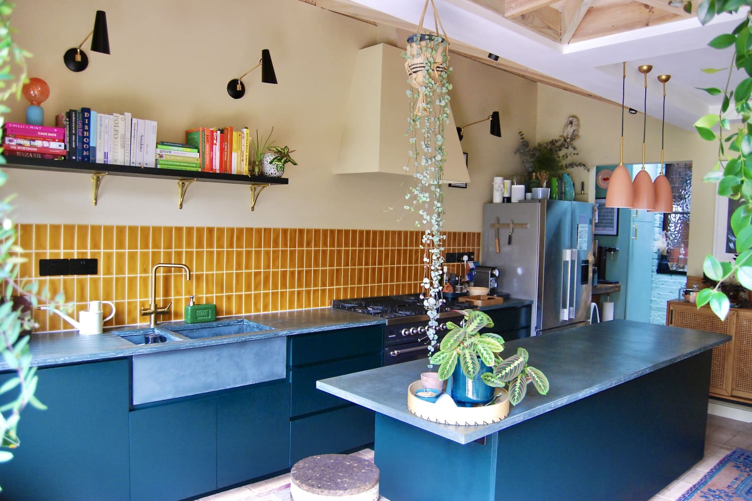 How to Hack a Tile Backsplash Without Using Peel-and-Stick | Apartment ...