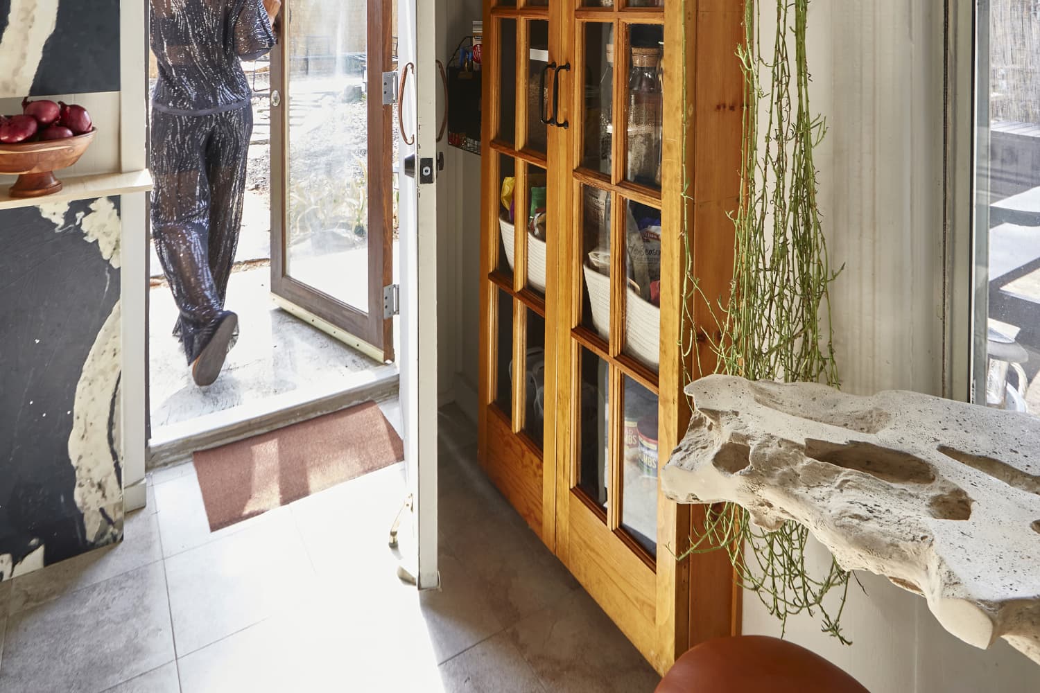 How a Piece of a Fence Became the Perfect Window Treatment | Apartment ...