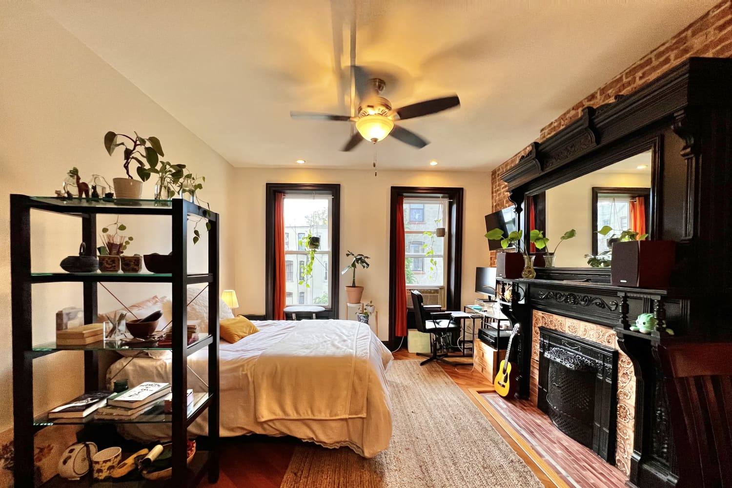 See Inside This Tiny Brooklyn Studio With a Giant Glossy Black ...