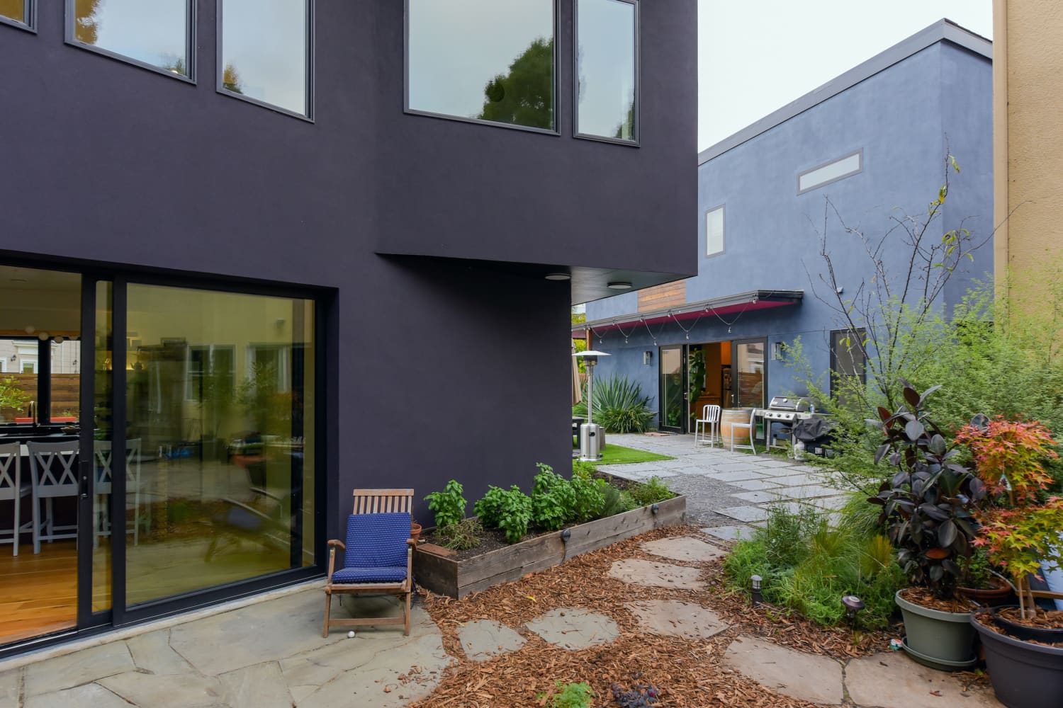 Tour a Family's Modern House Located in the Radish Commune | Apartment ...