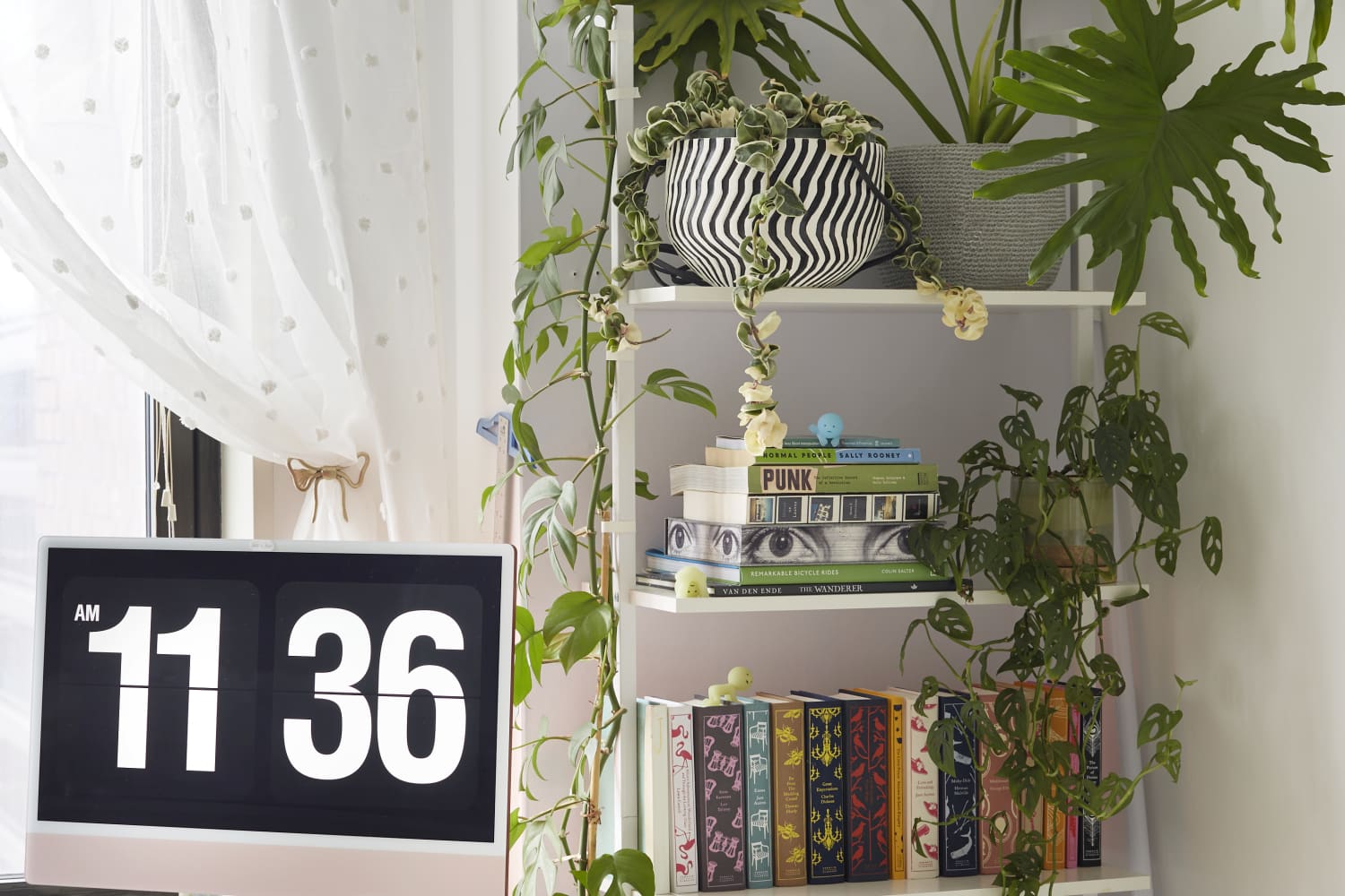 528-Square-Foot NYC Studio Apartment Tour Photos | Apartment Therapy