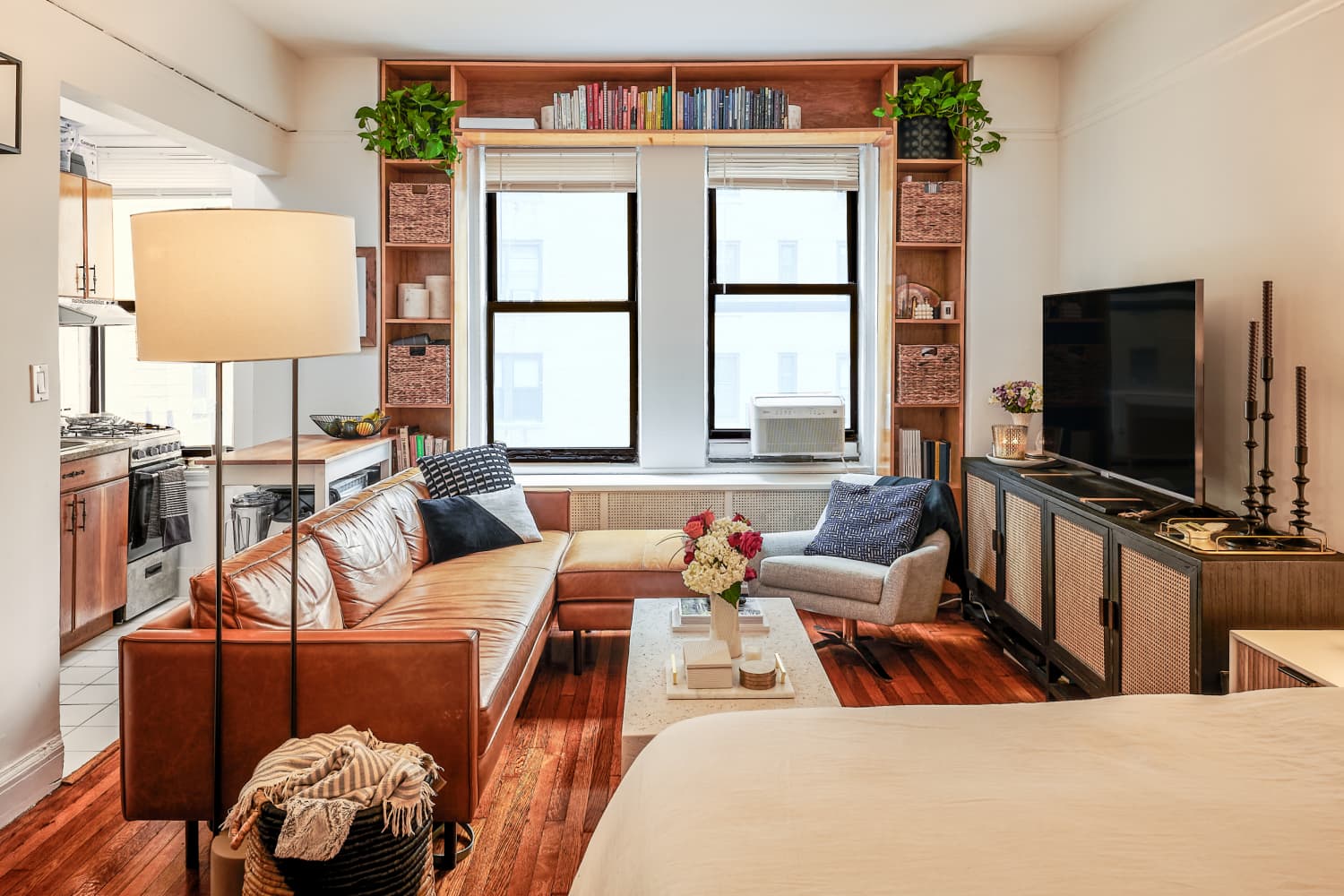 Chandler and Lucy Benzinger NYC Studio Apartment Tour | Apartment Therapy