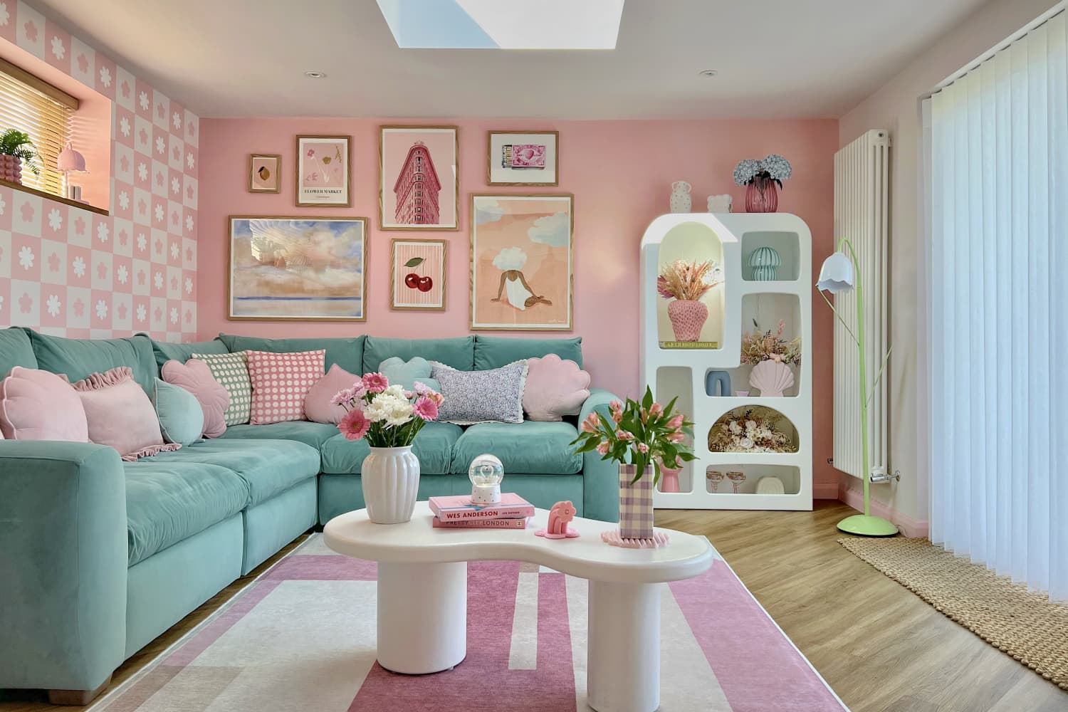 Tour an 800-Square-Foot Pastel-Colored Bungalow in England | Apartment ...