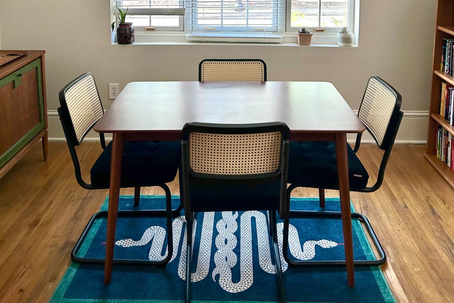 Small Atlanta Rental Apartment - Home Tour and Photos | Apartment Therapy