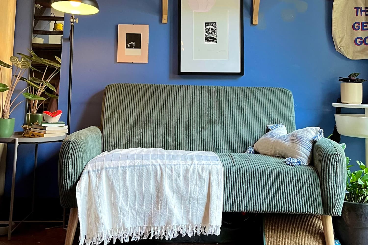 A 350-Square-Foot Austin Studio Apartment Is Tiny, but Colorful and ...