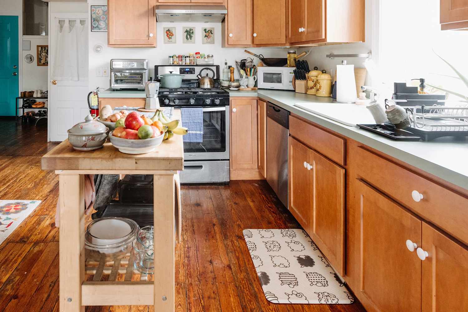 These Cute Cabinet Organizers Will Fix Your Kitchen Storage | Apartment ...