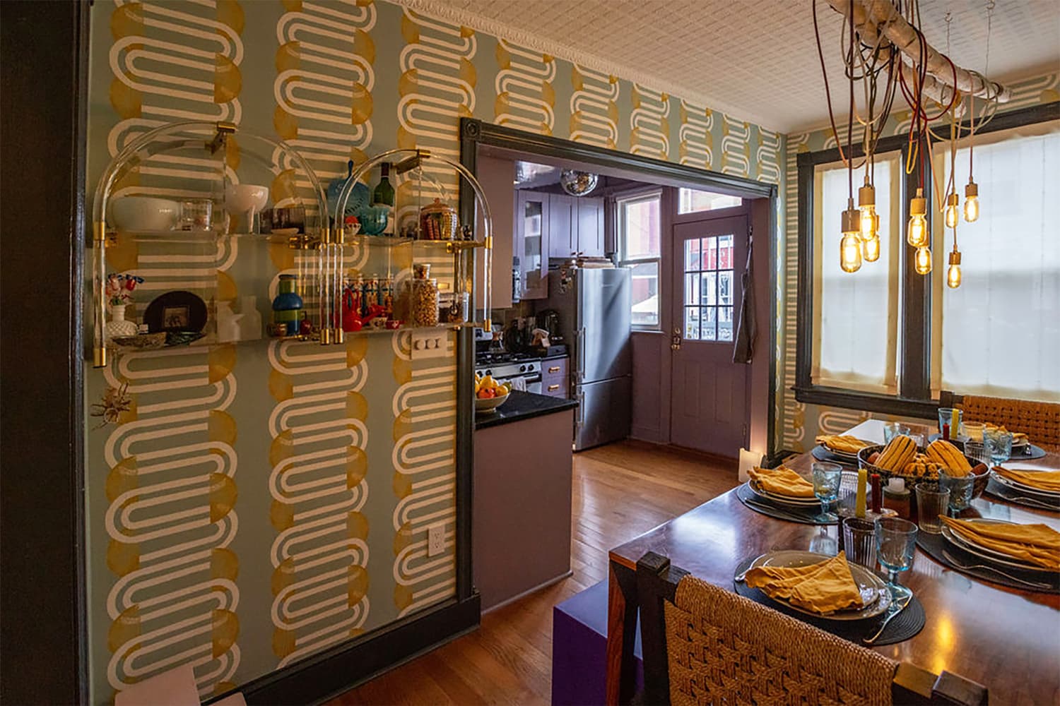 See This DIY Log Light Fixture in This Striking Dining Room | Apartment ...