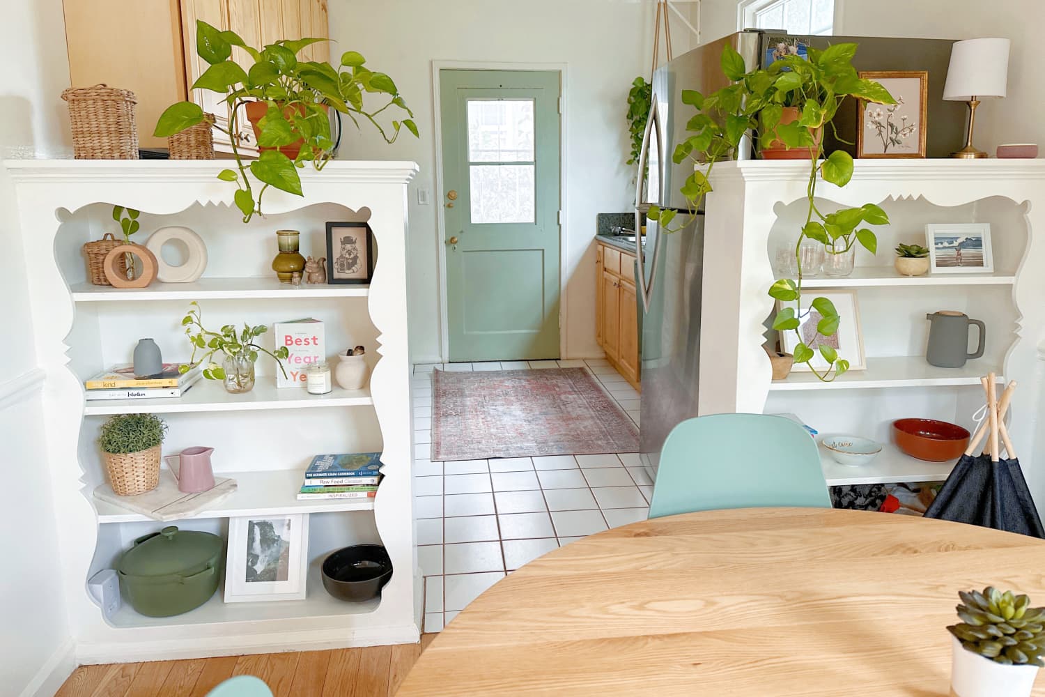 See Inside a Nutritionist's Sunny LA Rental Apartment | Apartment Therapy