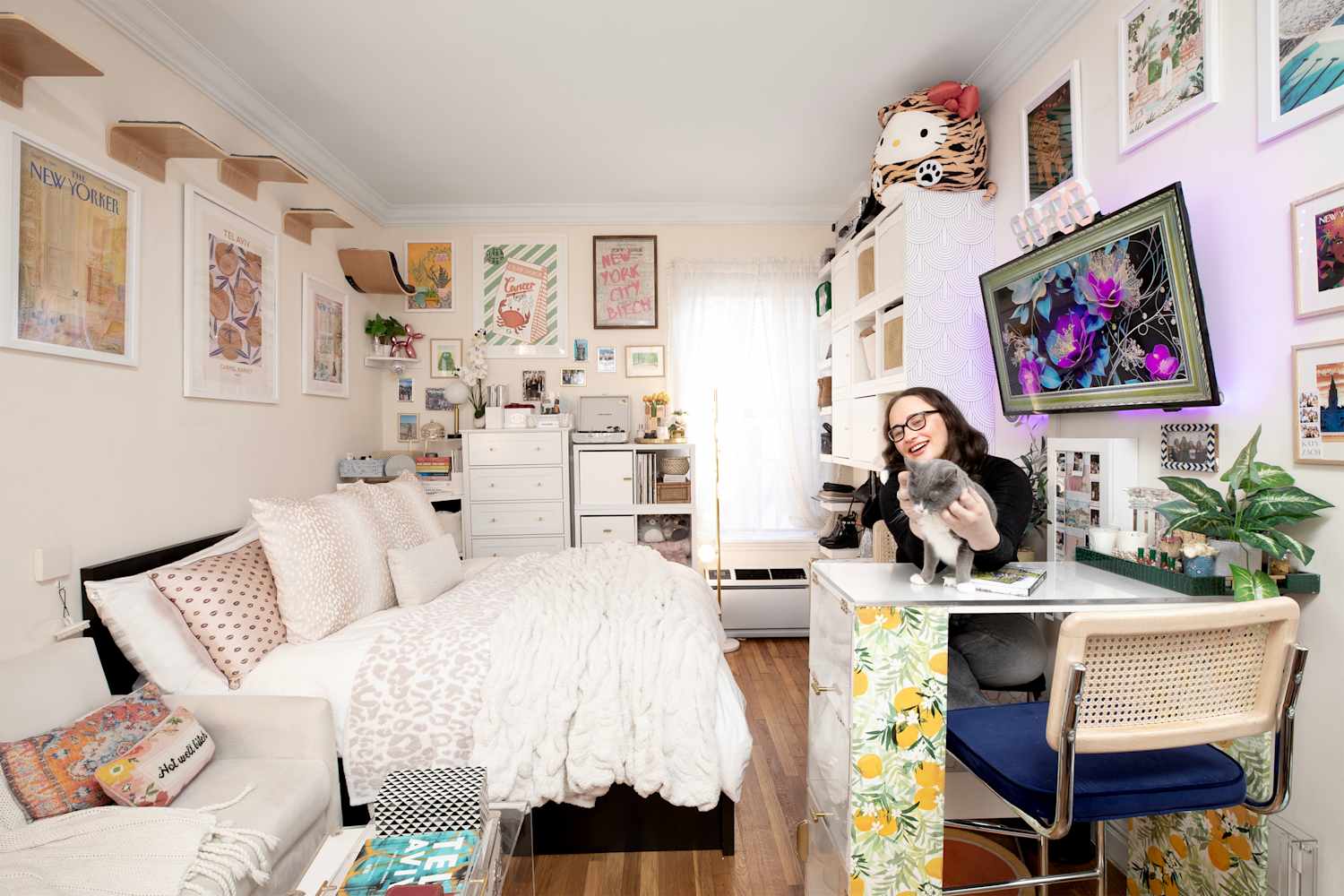 See Inside a Chic 275-Square-Foot Studio Apartment in NYC | Apartment ...