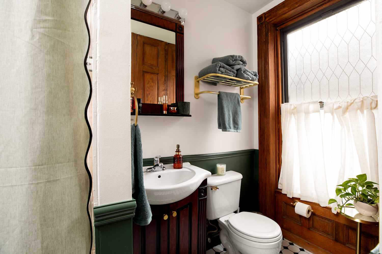 Why Designers Are Using Decorative Toilet Paper in Bathrooms ...