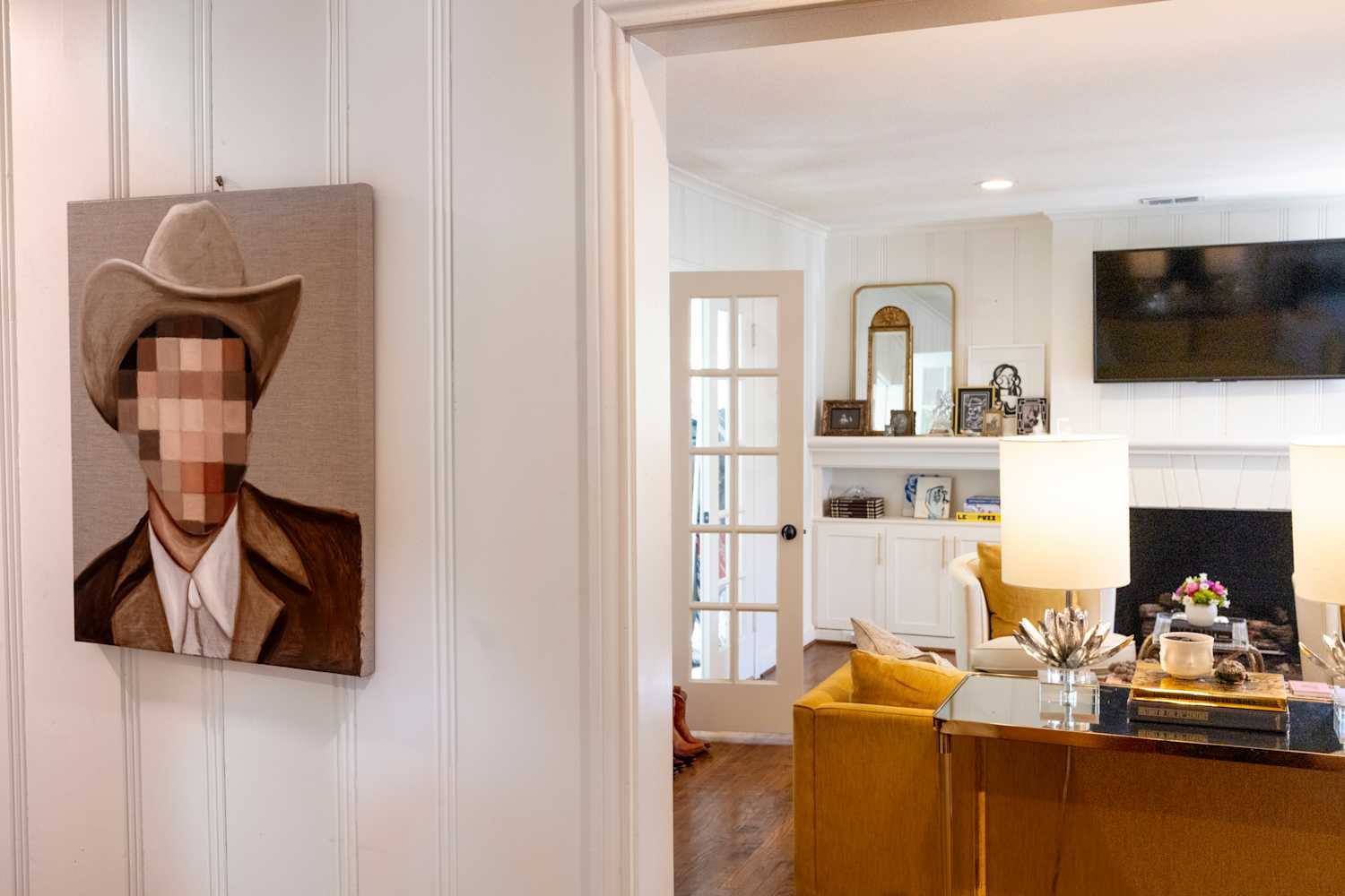 Tour Lizzy Bentley’s, of CITY Boots, Fab Fort Worth Home | Apartment ...