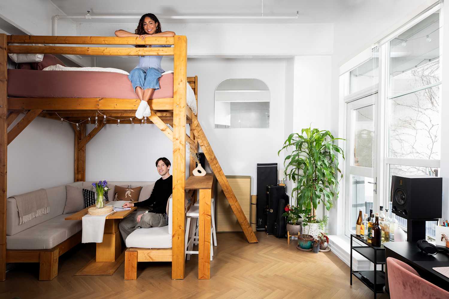 See the Lofted Bed in This 440-Square-Foot Brooklyn Studio | Apartment ...