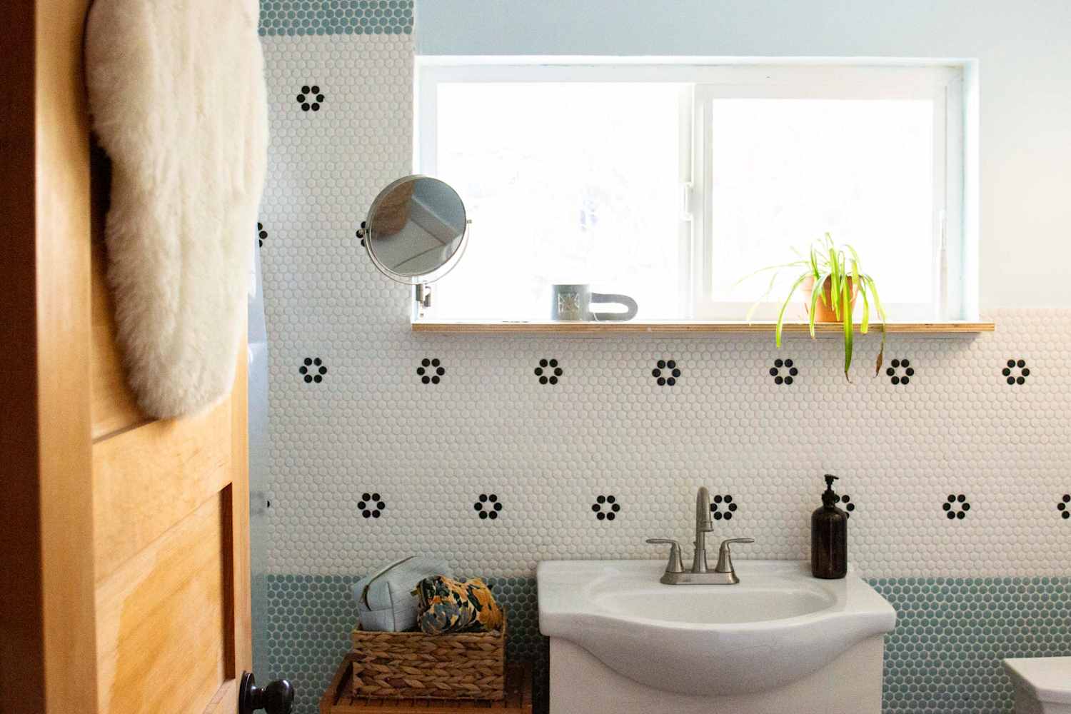 People Are Ditching Shower Mats for This Viral Bathroom Design Hack ...