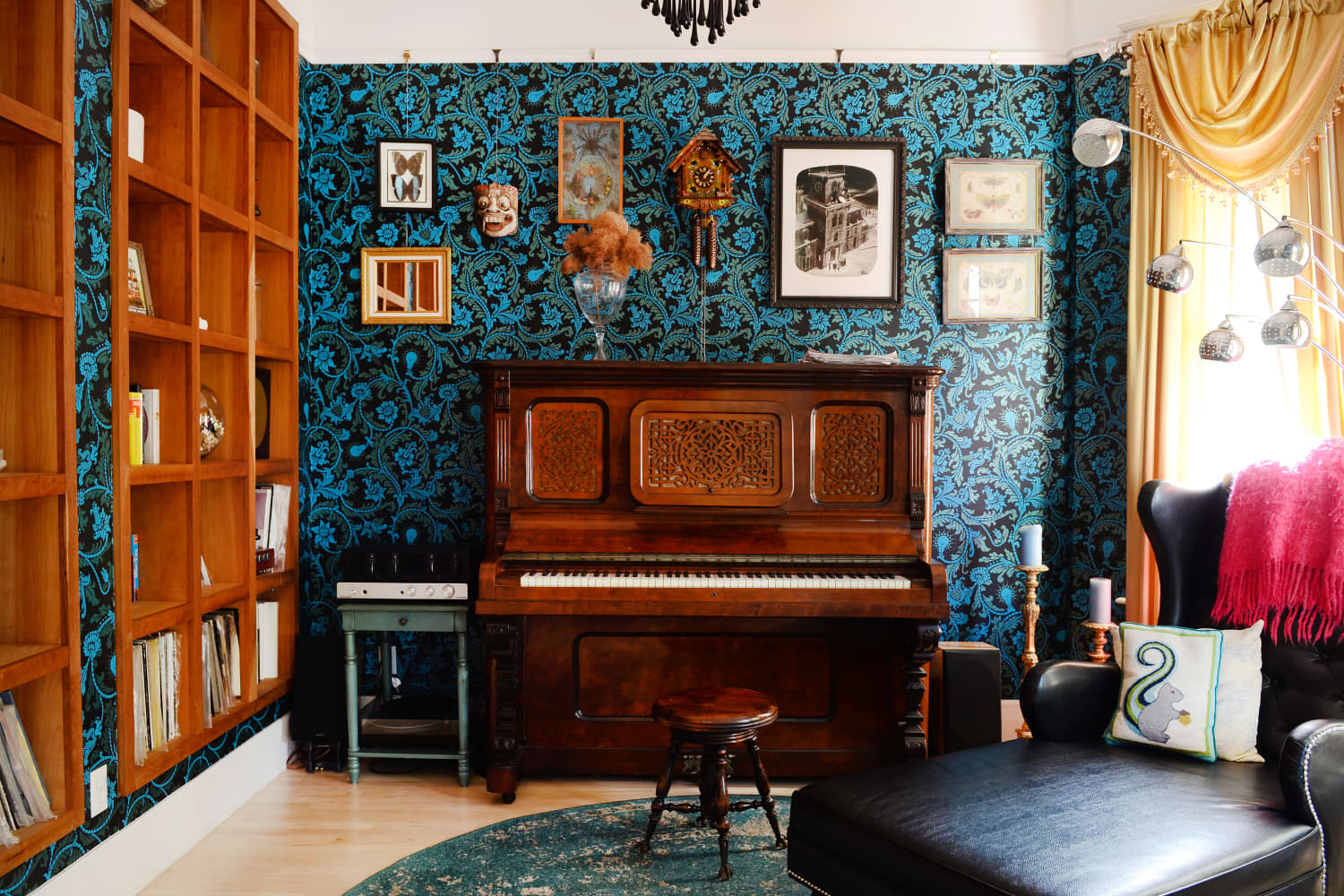 Peel & Stick Molding Is the New Renter-Friendly Wall Update | Apartment ...