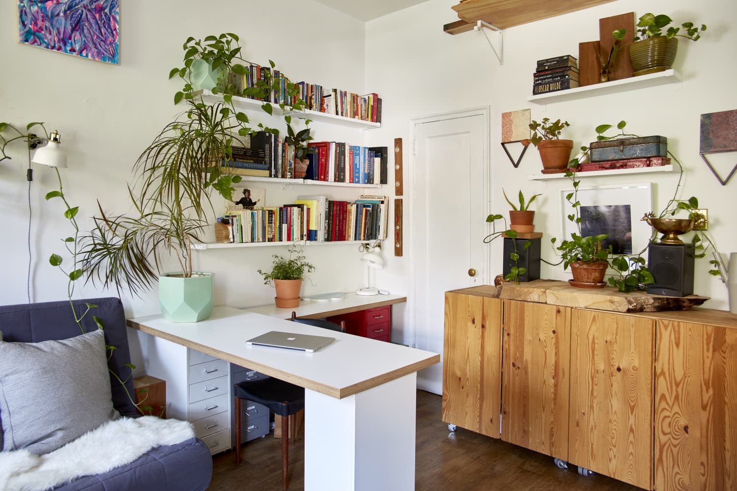 15 Best Corner Desks for Small Spaces in 2024 | Apartment Therapy