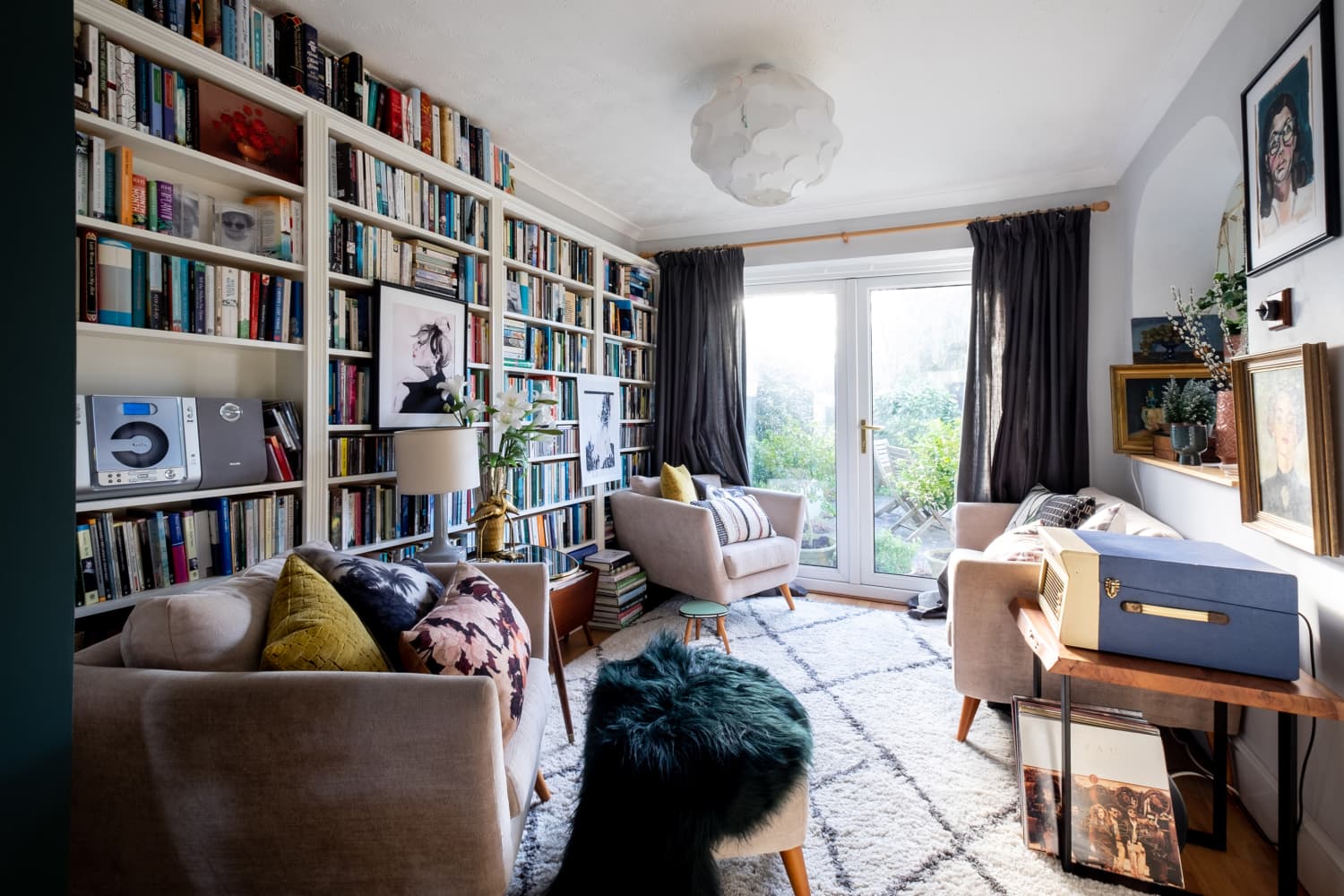 How to Create a Maximalist Room that Feels Creative—Not Cluttered ...