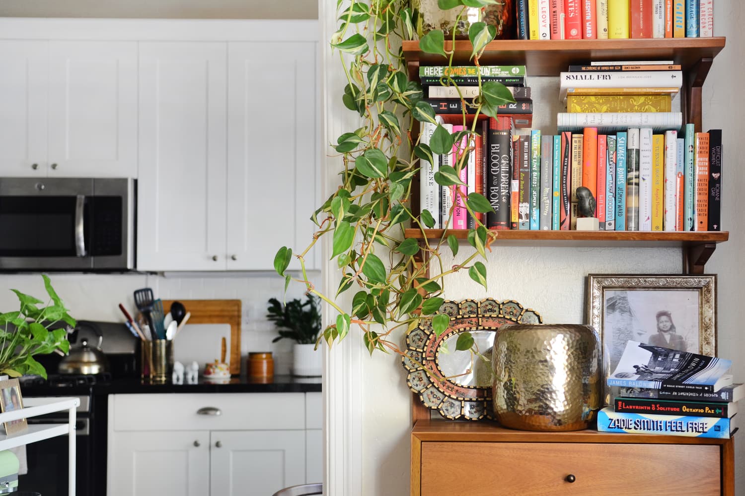 7 Bookshelf Styling Tips You Should Steal from Professional Home ...