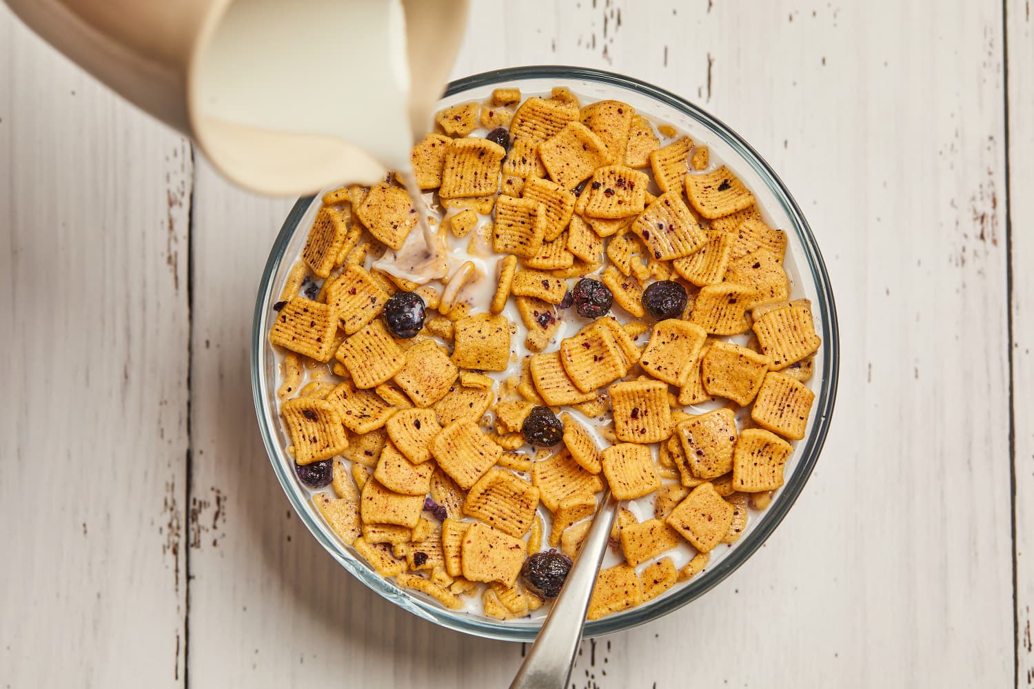 Catalina Crunch Pairings Blueberry Muffin Cereal Review: I Tried It ...