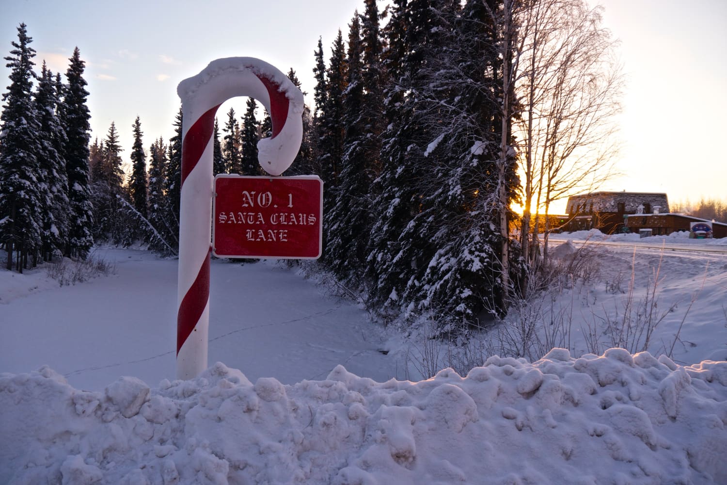North Pole Alaska Homes for Sale | Apartment Therapy