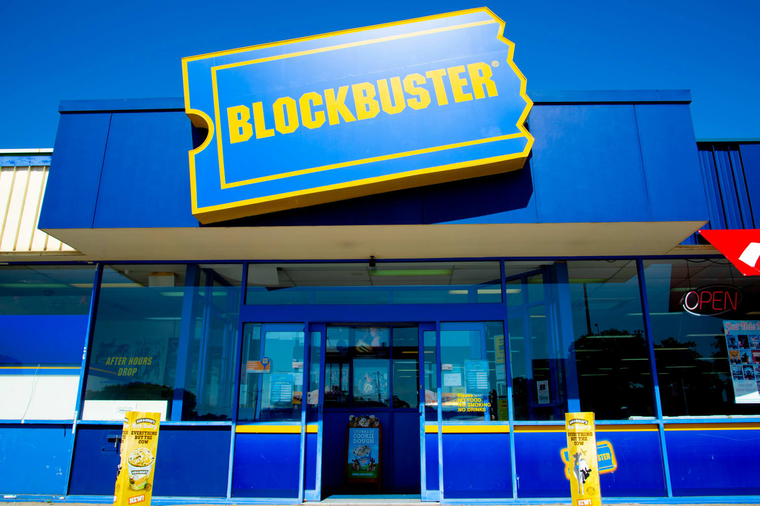 The World's Last Blockbuster on Airbnb | Apartment Therapy