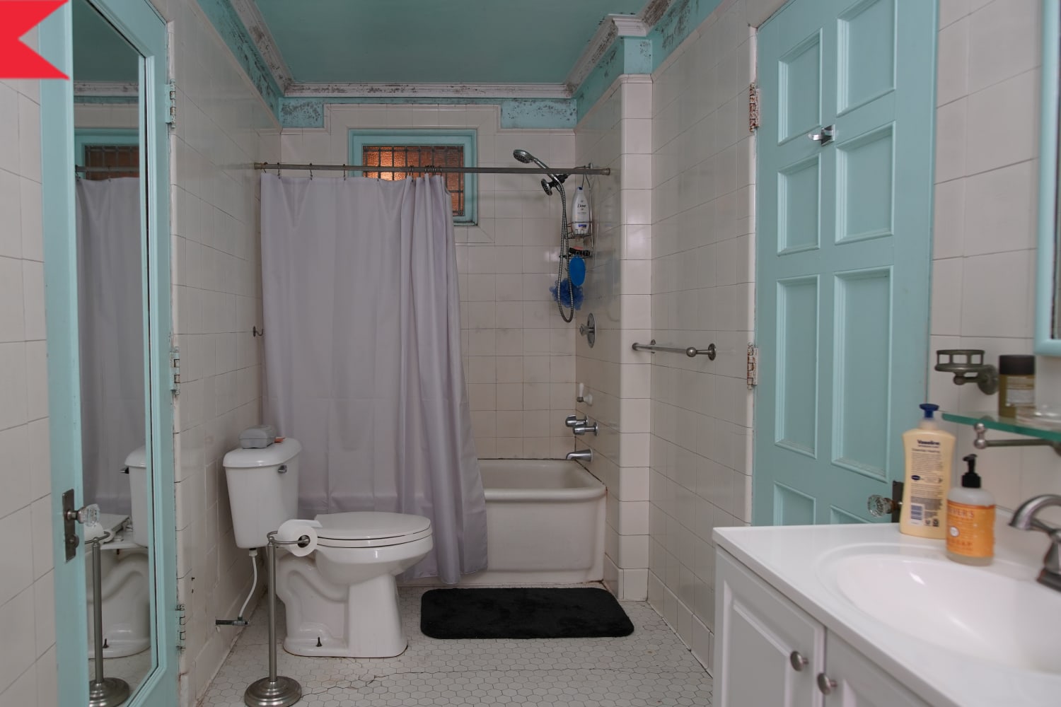 HGTV Rehab Addict Rescue Airy Bathroom Renovation | Apartment Therapy