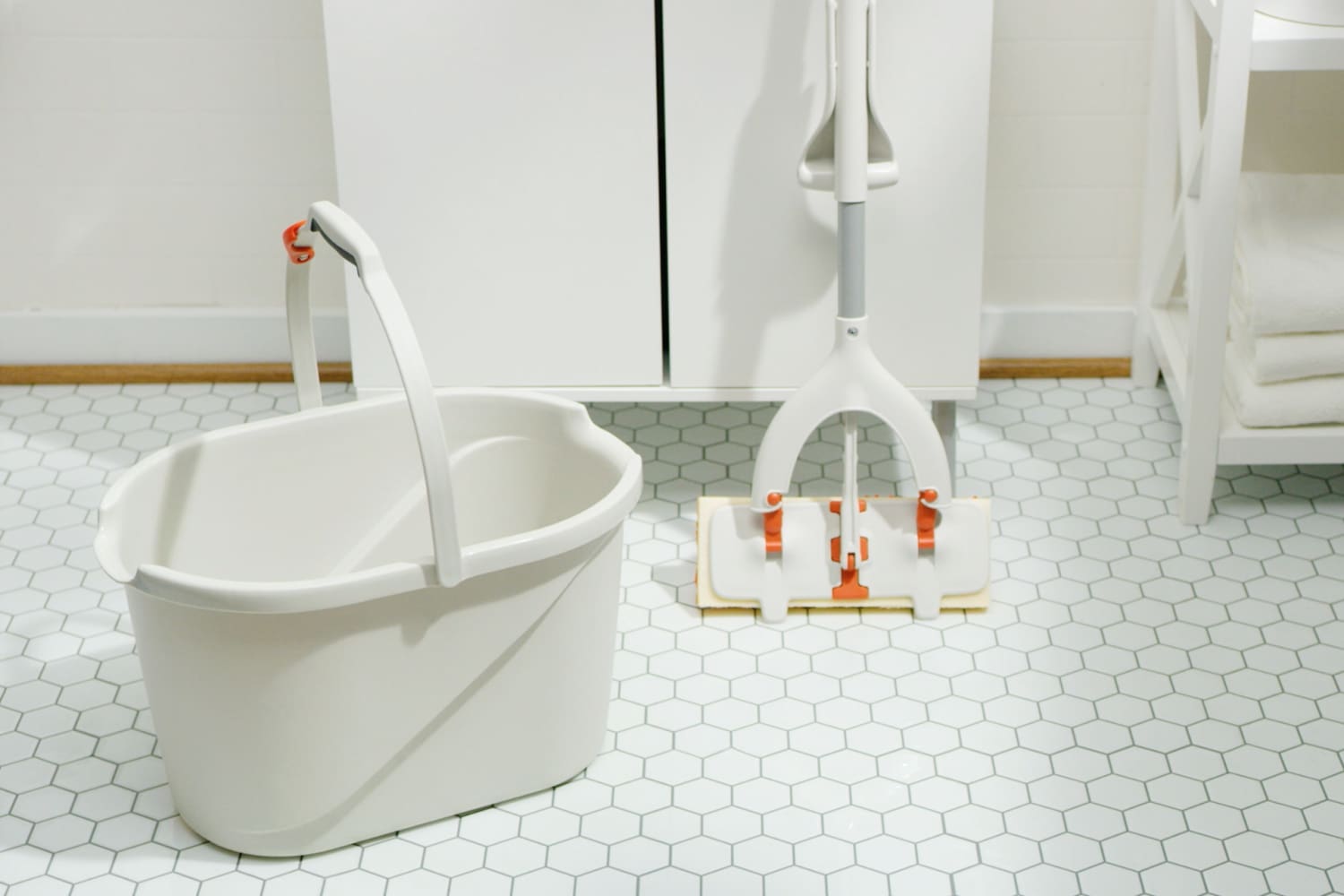 OXO Angled Measuring Bucket Review - Best Bucket Cleaning | The Kitchn