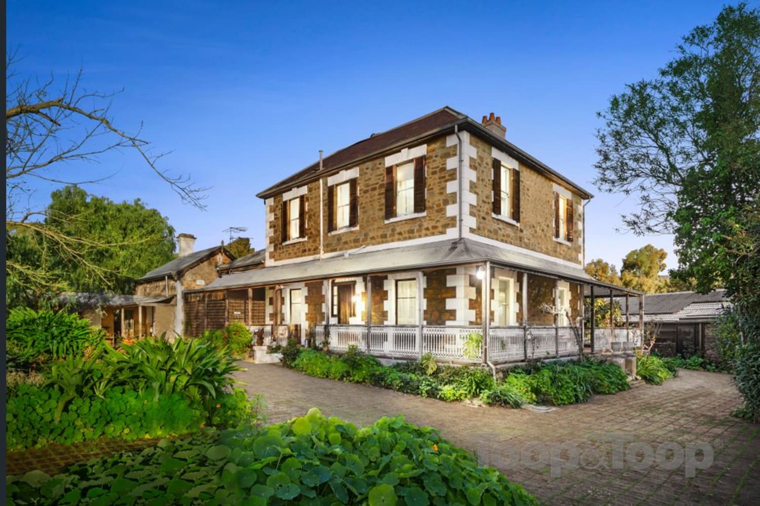 An Australian Mansion With a Horrific Basement Hits the Market for $1 ...