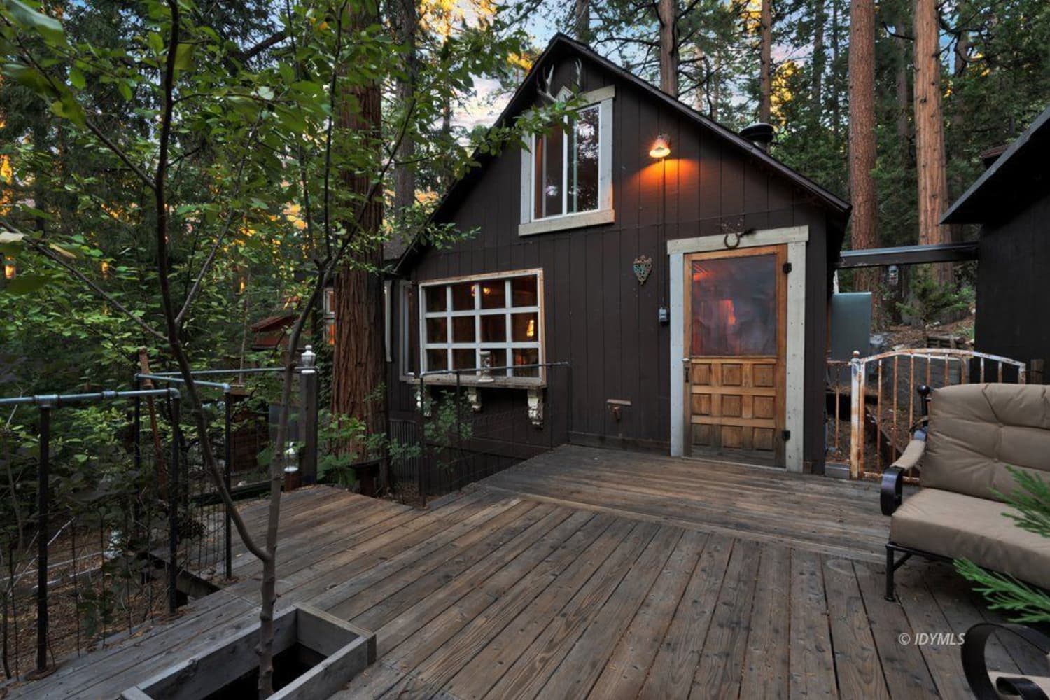 See Photos Inside This Cozy 1947 Cabin in California | Apartment Therapy
