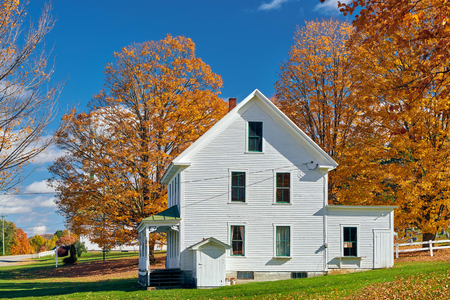 Realtor.com Says Early Fall Is Now The Best Time To Buy a House — Here ...
