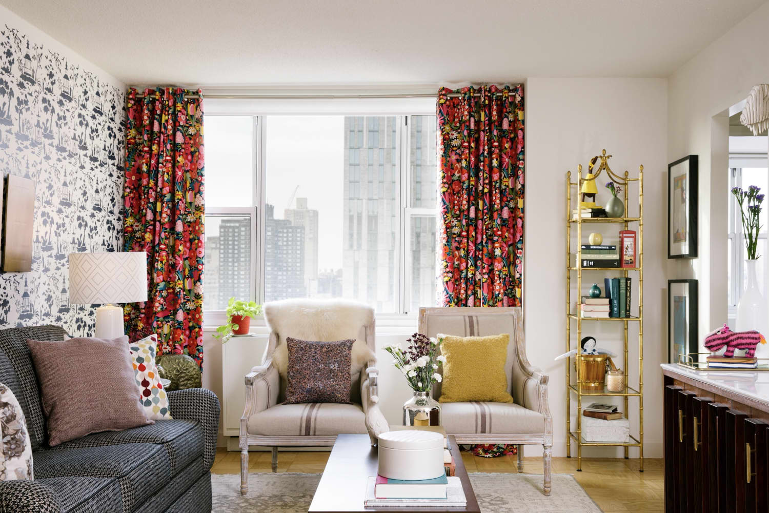 9 Things Interior Designers Still Have from Their First Apartments ...