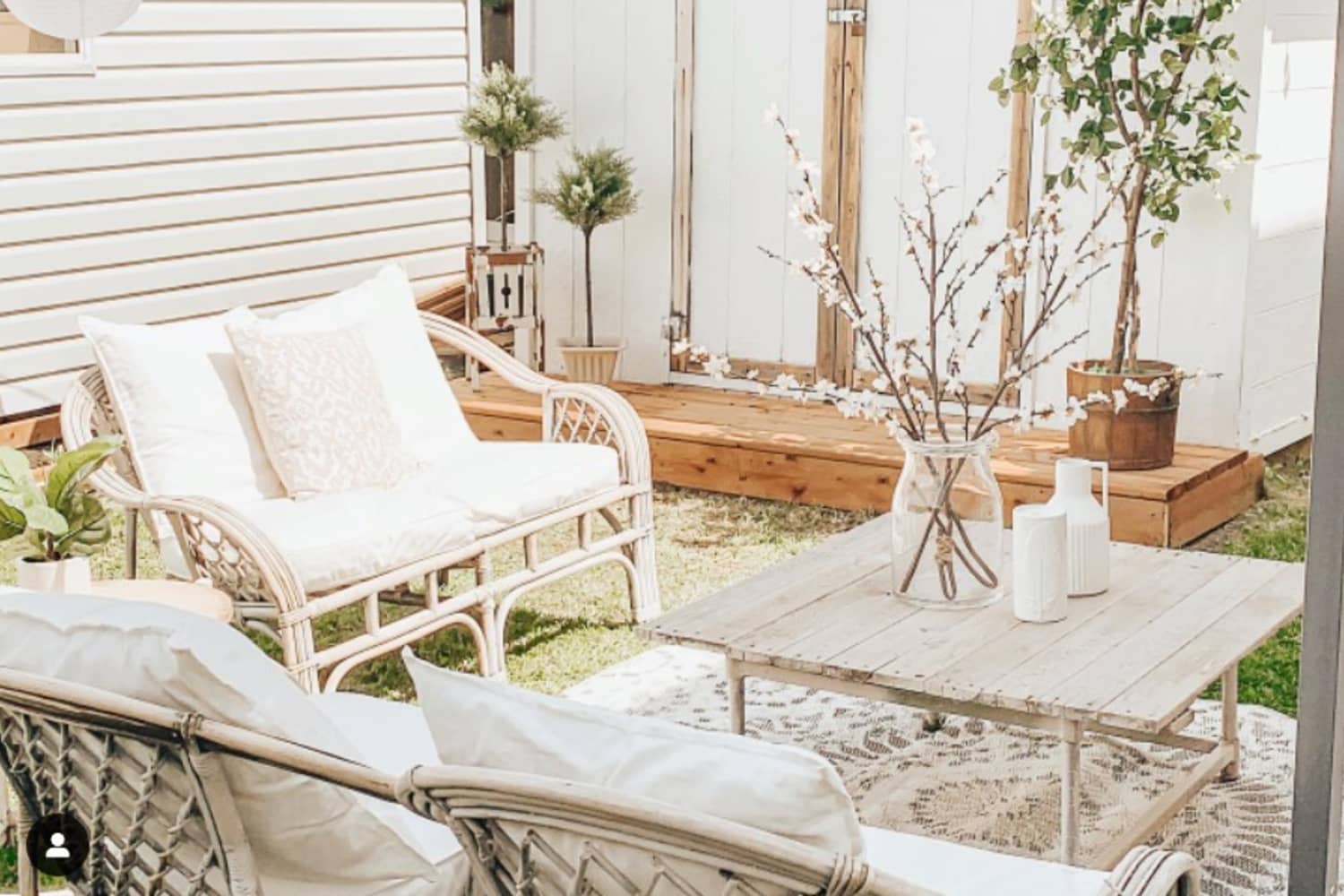 7 Small Outdoor Spaces That are Ridiculously Big on Style | The Kitchn