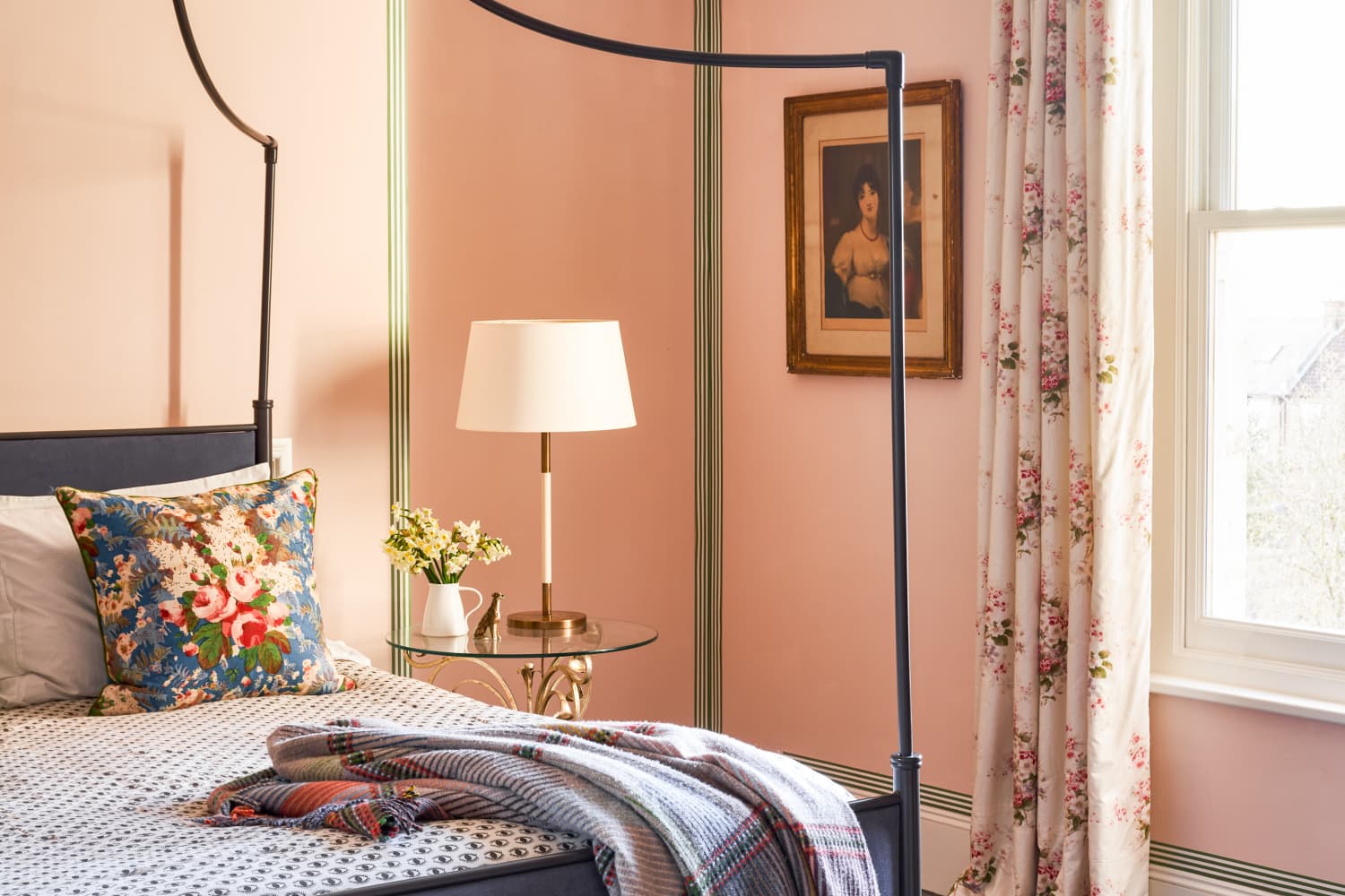 Wallpaper Borders Are Back In Style | Apartment Therapy