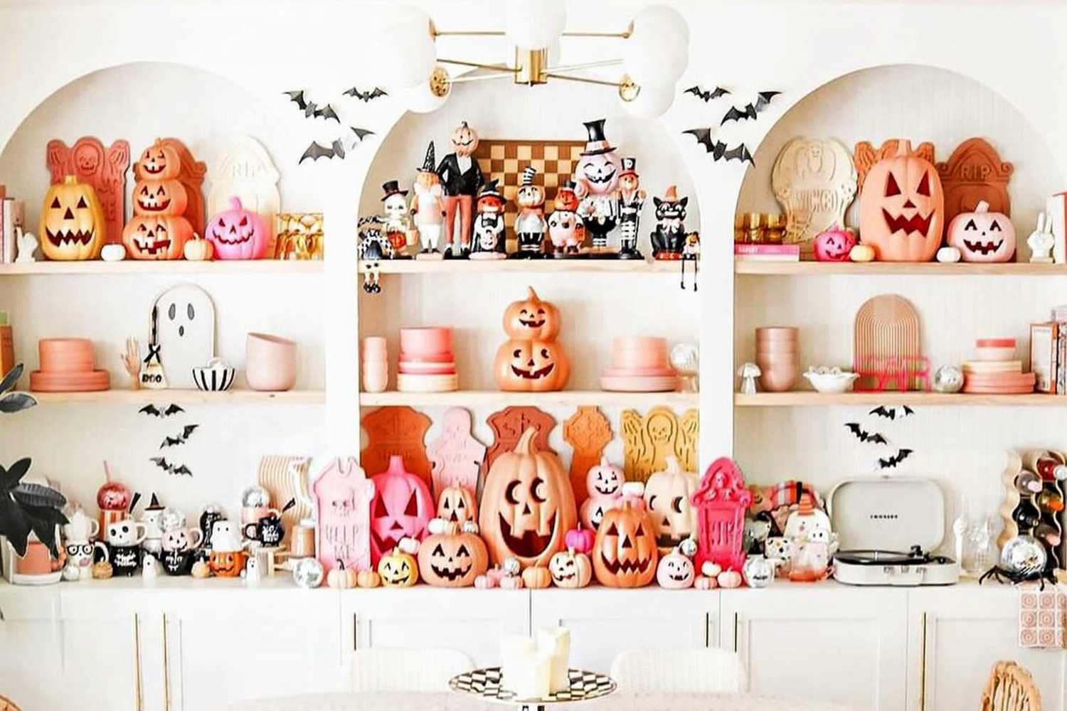 8 Cute Halloween Decor Ideas That Look More Sweet than Spooky ...