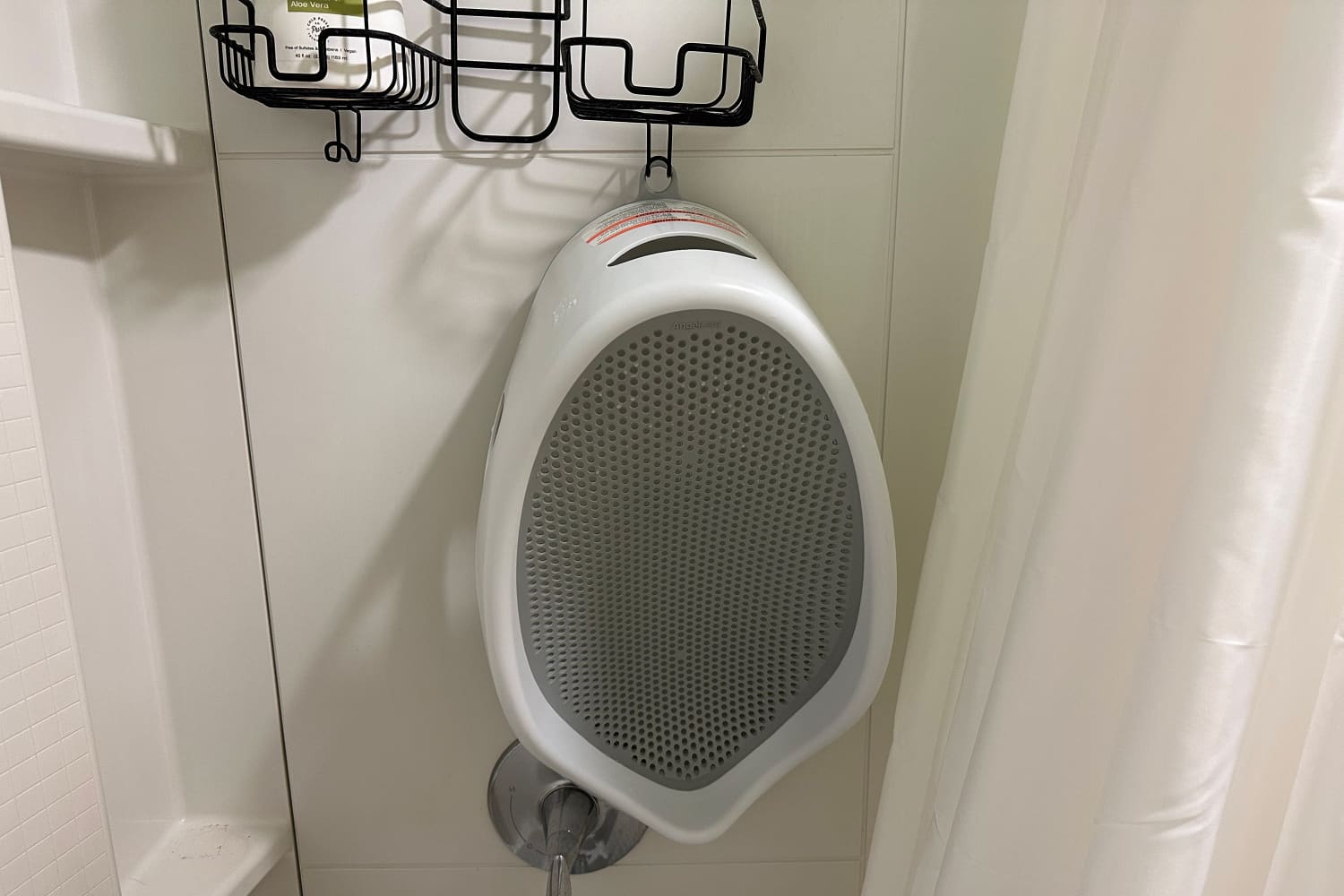 The Angelcare Baby Bath Tub Is Simple Yet Brilliantly Designed | Cubby