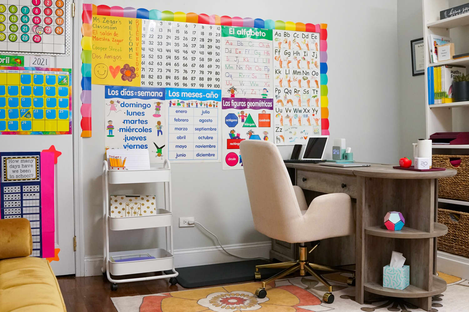 How a Teacher Turned Her Living Room into a Virtual Classroom ...