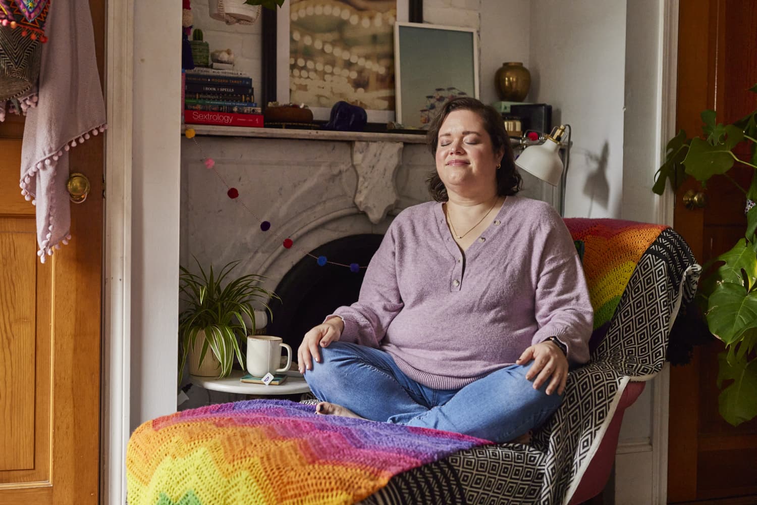 How to Create a Meditation Space in Even the Tiniest Home | Apartment ...