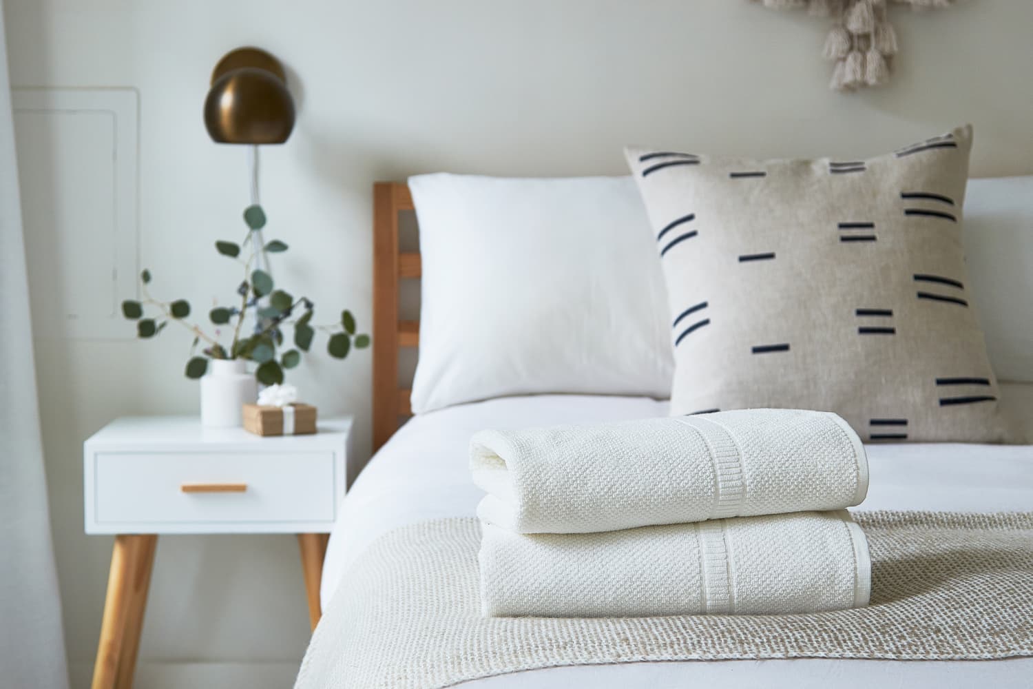 Setting Up a Guest Room That Will Make Your Loved Ones Feel at Home ...