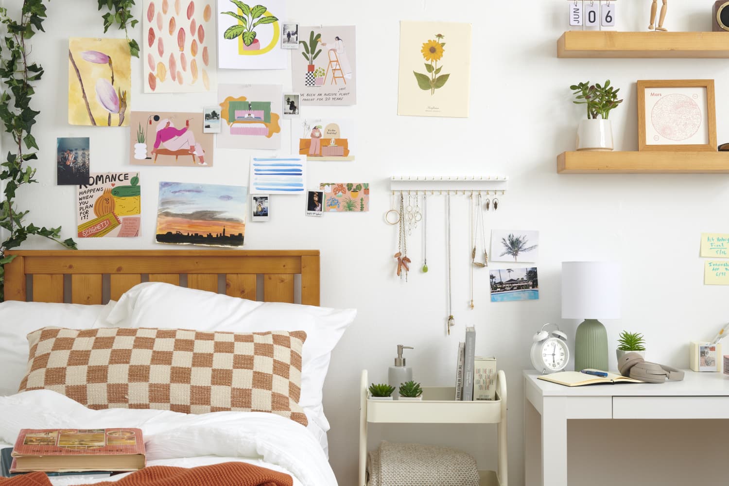 The 39 Dorm Room Essentials Every College Student Needs | Apartment Therapy