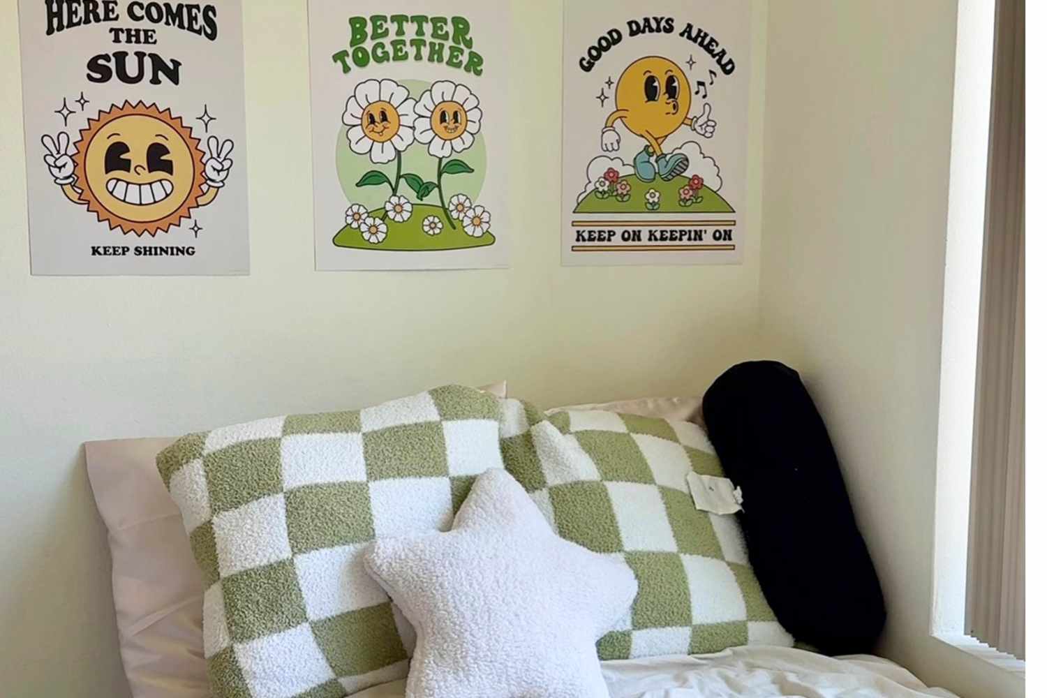 This Sophomore’s Nature-Inspired Room Has a DIY Vine Wall | Dorm Therapy