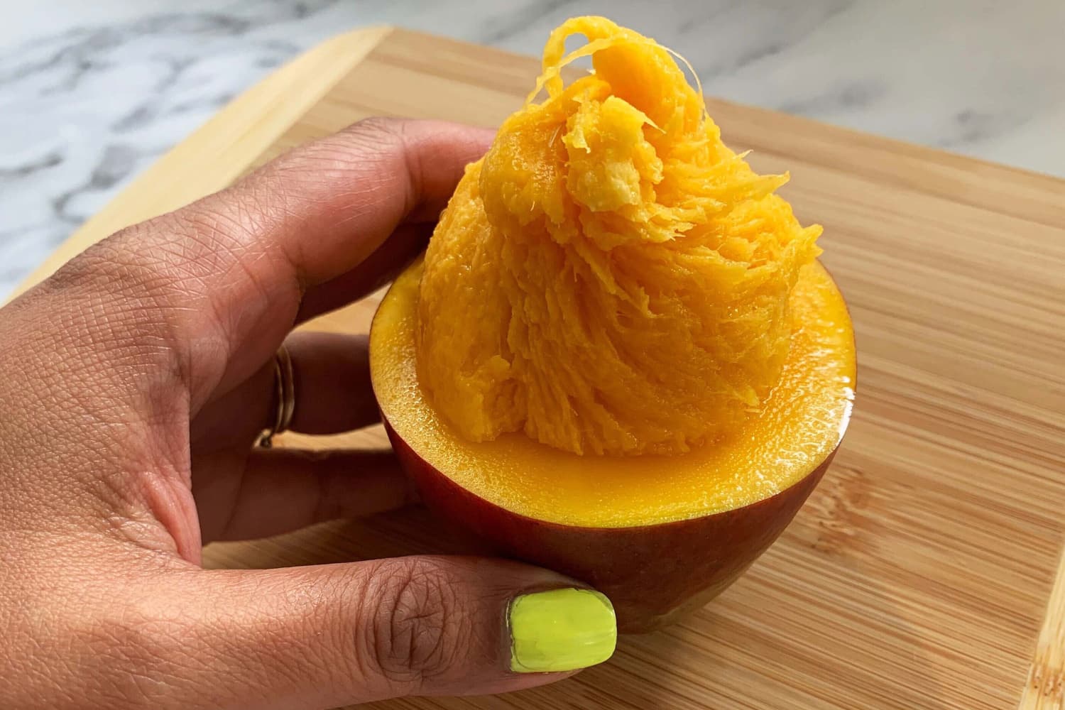 cut mango hack