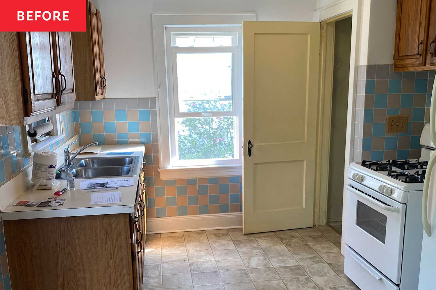 “Outdated” Oak 1980s Cabinets Get a Blue Makeover | Apartment Therapy