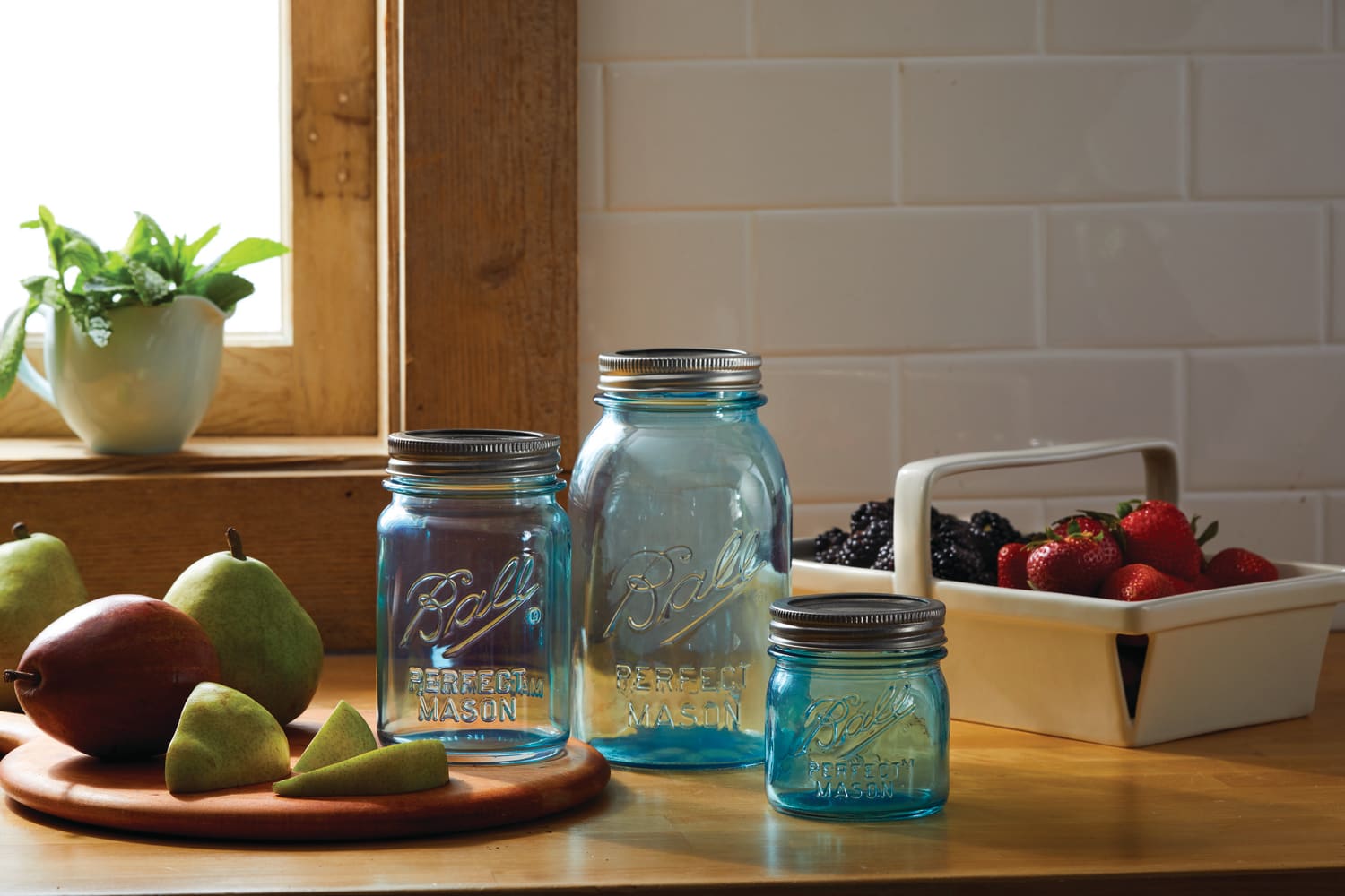 This Mason Jar Soap Dispenser Is Perfect for Kitchens and Bathrooms ...