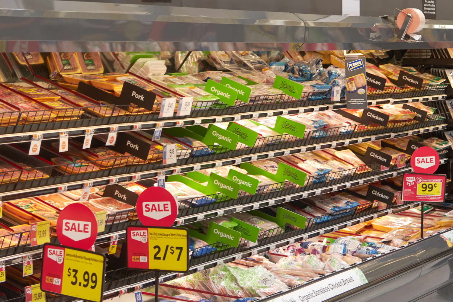 This Is How to Choose the Freshest Meat During Your Next Grocery Store ...