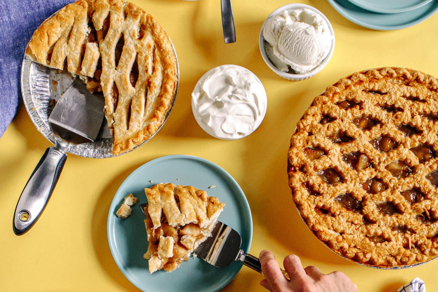 how long to cook an apple pie from frozen