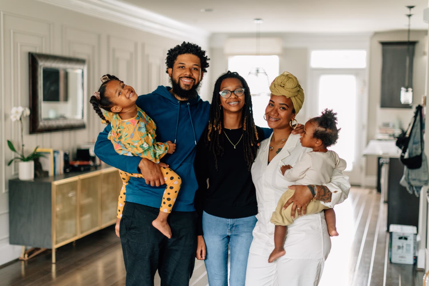 Wellness Consultant Alex Elle on Doom-Scrolling and Cheeseburgers as ...