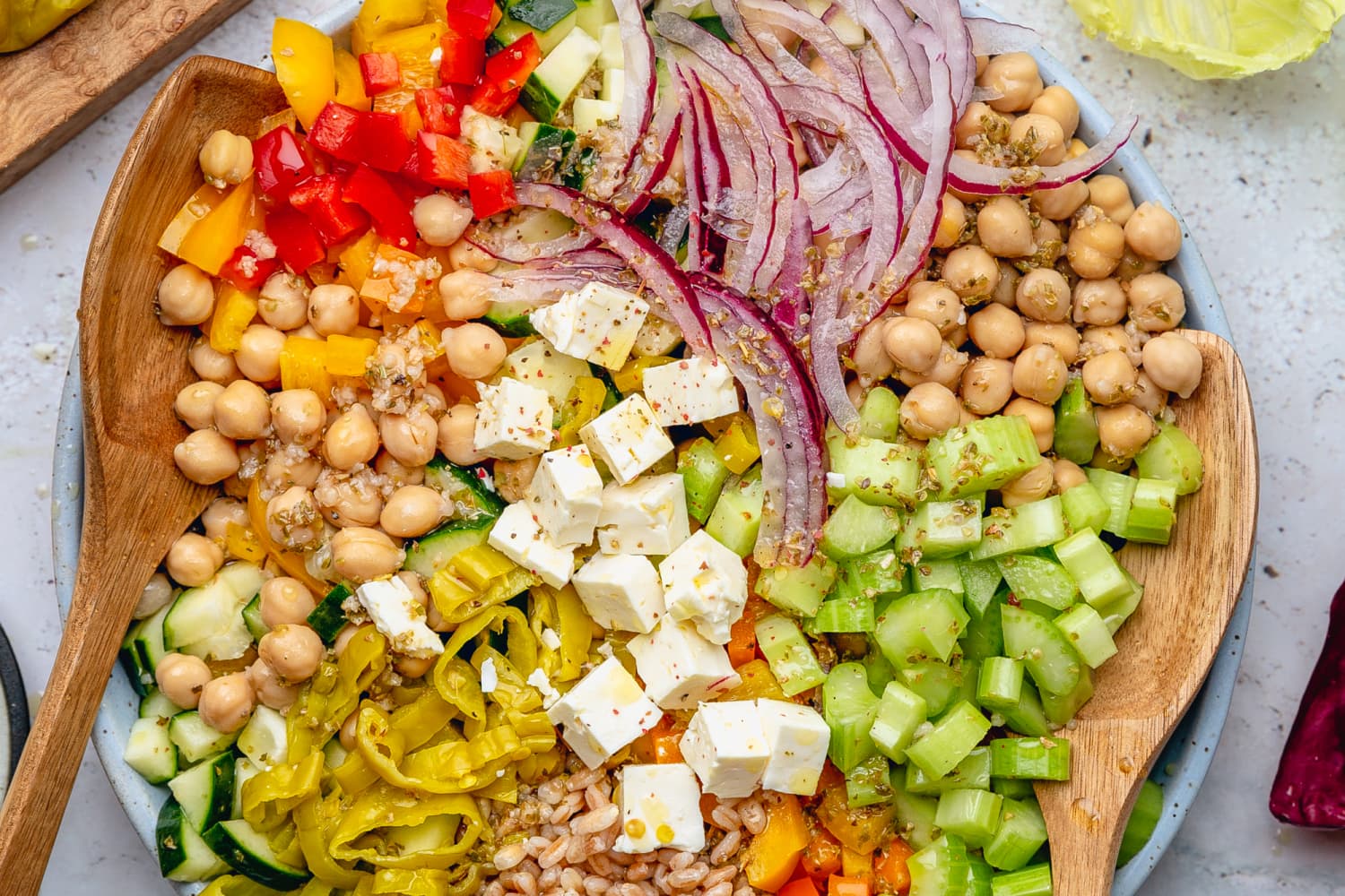 how to prepare a mediterranean salad