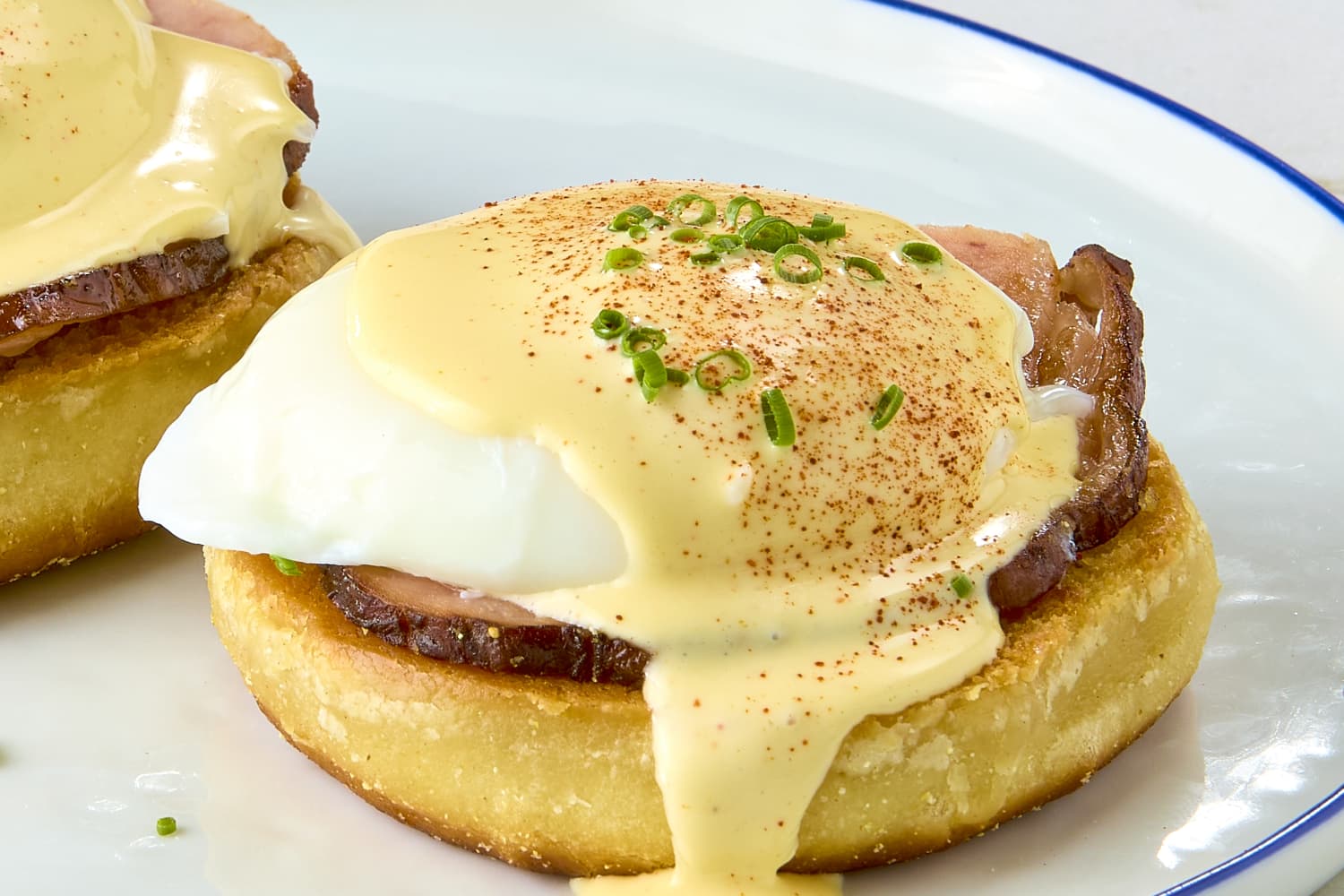how to cook eggs benedict for a crowd