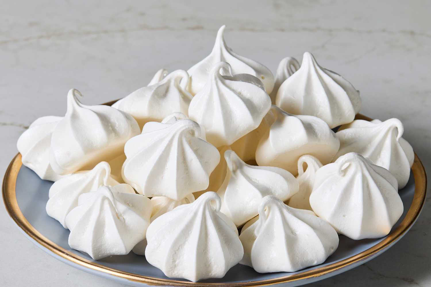 how do you make vanilla meringue cookies
