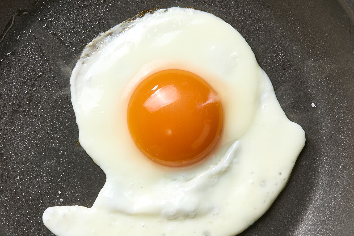 how to make fried eggs sunny side up