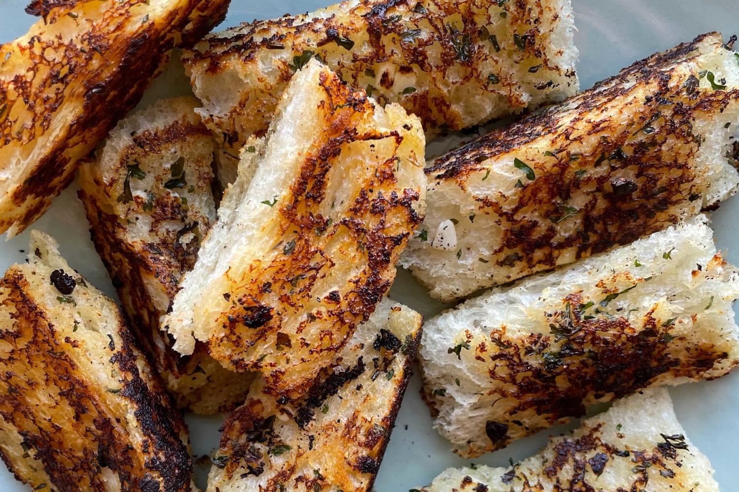 This Garlic Bread Hack Is The Key to Bread Basket Heaven | The Kitchn